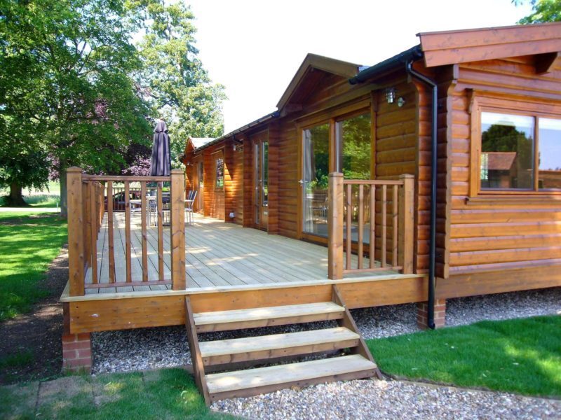 Make your holiday log cabin photos 'shine' on Instagram | Norwegian Log